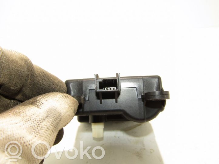 3K01030851 Nissan Murano Z50 Air flap motor/actuator, 10.00 € | RRR