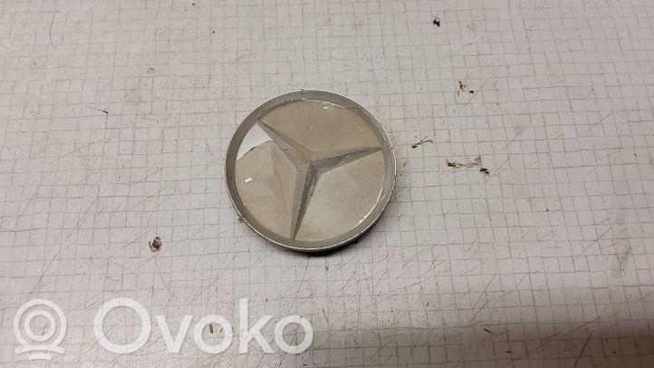 2014010225 Mercedes-Benz A W168 Enjoliveur d’origine, 5.00 € | OVOKO