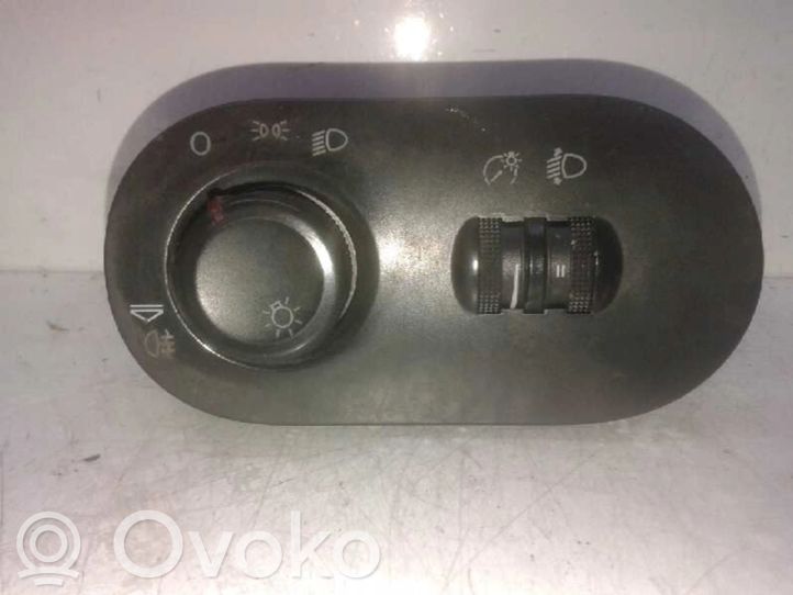 6L1941531Q Seat Ibiza III (6L) Light switch, 22.01 € | RRR