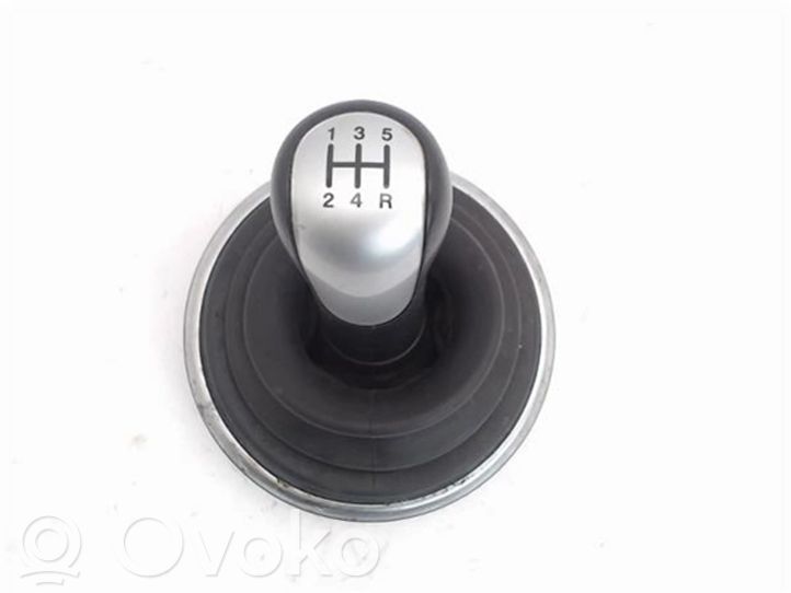 1151765 Ford Fiesta Gear lever shifter trim leather/knob, 78.65 € | RRR