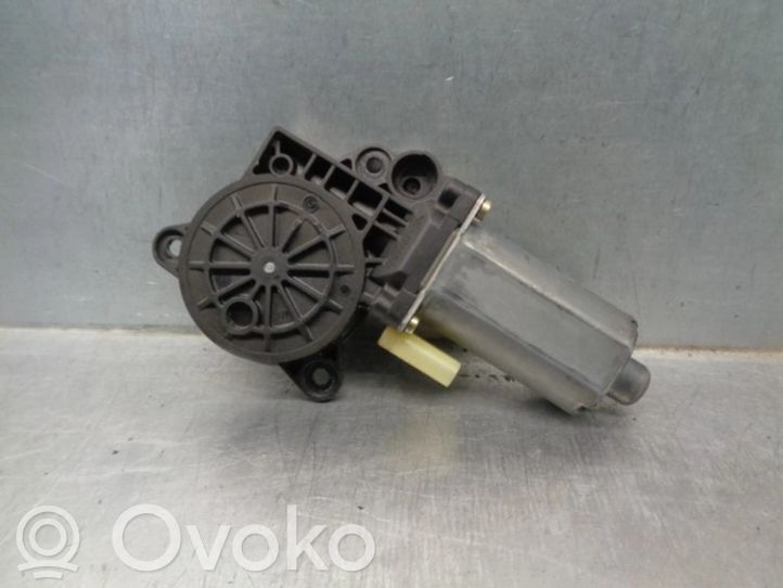 1547734 Ford Fiesta Front door window regulator motor, 14.06 € | RRR