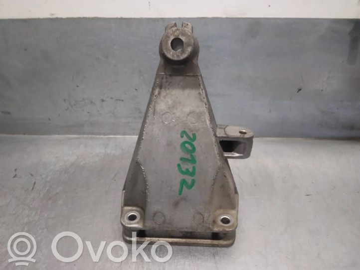 A6462230304 Mercedes-Benz Sprinter W906 Engine mount bracket, 21.65 € | RRR