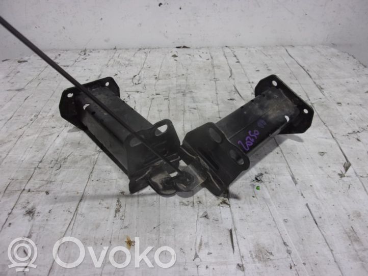 52102K0010 Toyota Yaris Front bumper mounting bracket, 54.13 € | RRR