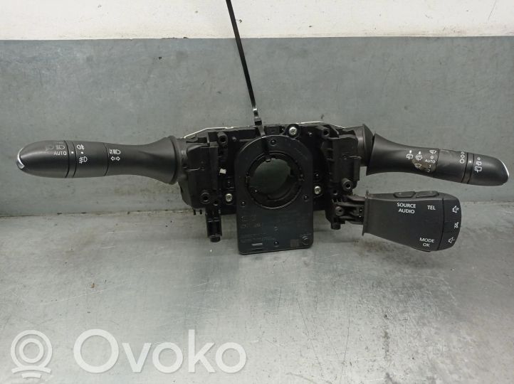 255678341R Renault Megane IV Interrupteur d'éclairage de la cabine dans ...