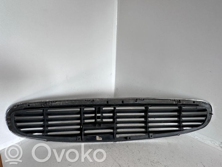95GG8A133AFW Ford Scorpio Front bumper upper radiator grill, 30.00 € | RRR
