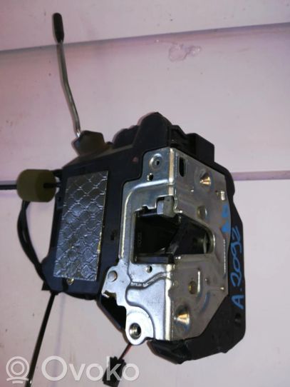 Mercedes-Benz E W211 Front door lock, 45.57 € | RRR