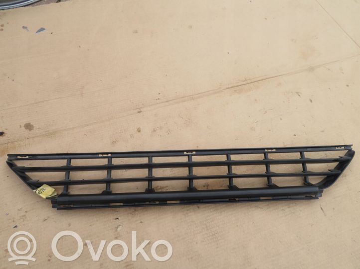 31323774 Volvo XC60 Front bumper lower grill, 38.82 € | RRR