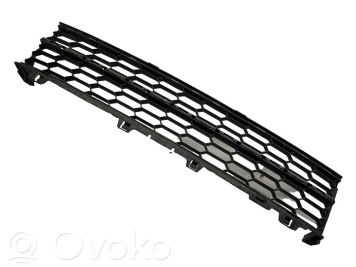 3V0853677 Skoda Superb B8 (3V) Front bumper lower grill, 25.00 € | RRR