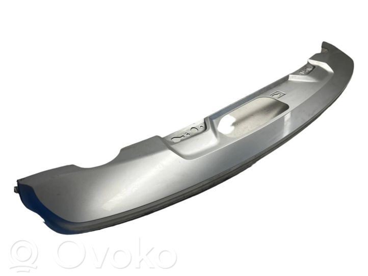 32273898 Volvo XC40 Moulure inférieure de pare-chocs arrière, 100.00 ...