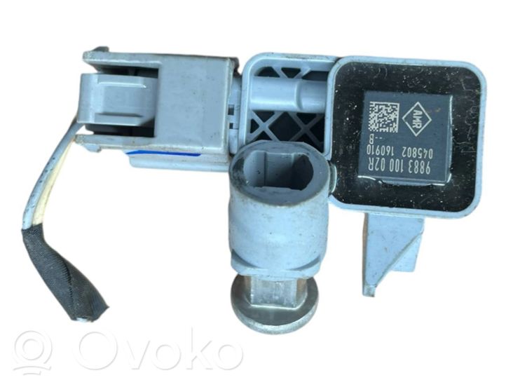 988310002R Renault Megane III Airbag deployment crash/impact sensor, 15 ...
