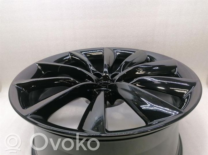 108936600C Tesla Model X R22 alloy rim, 550.00 € | RRR