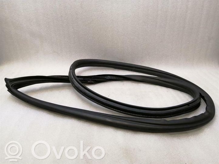 99753707505 Porsche 911 997 Rubber seal front coupe door, 50.00 € | RRR