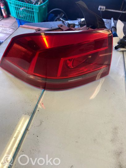 3AE945095F Volkswagen PASSAT B7 Rear/tail lights, 45.00 € | RRR