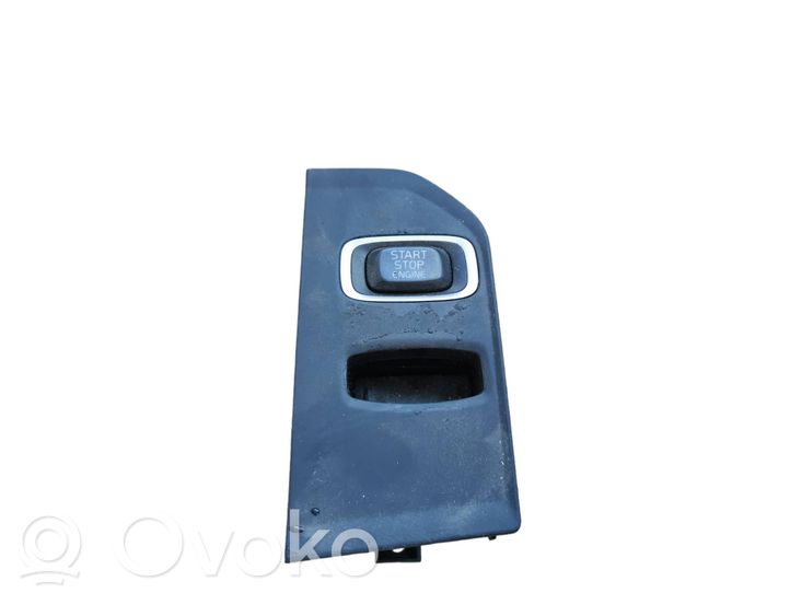 AH4N15607AE Volvo XC60 Ignition lock, 10.00 € | RRR