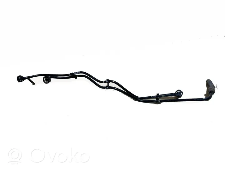 A2425011325 Mercedes-Benz B W246 W242 Moottorin vesijäähdytyksen putki ...