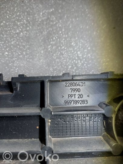 22806431 Cadillac Escalade Rear bumper mounting bracket, 40.00 € | RRR