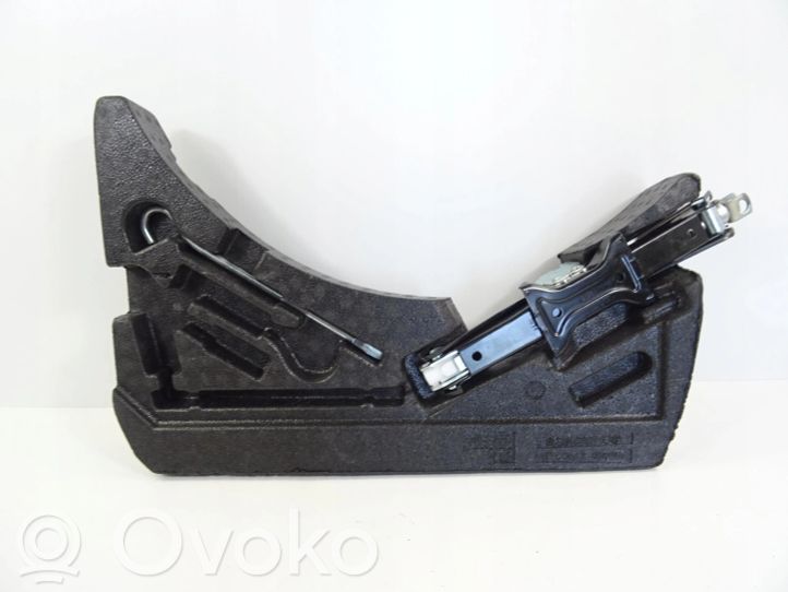 849794EA0A Nissan Qashqai Spare wheel section trim, 81.18 € | RRR