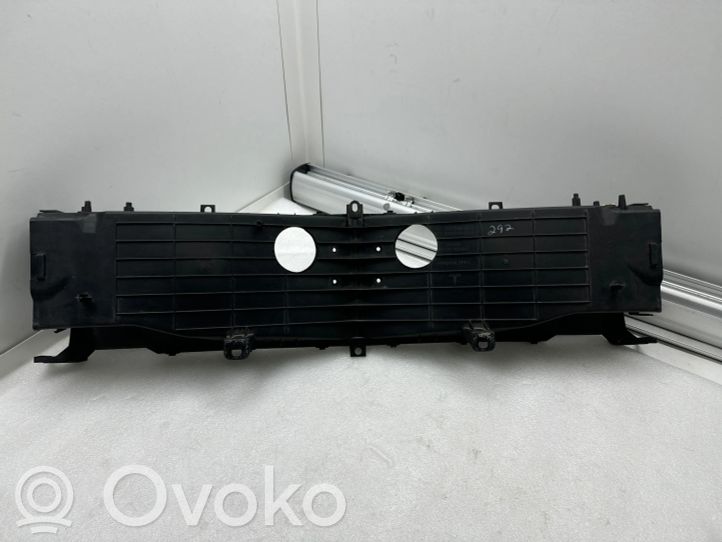 600819200A Tesla Model S Intercooler air guide/duct channel, 180.00 € | RRR