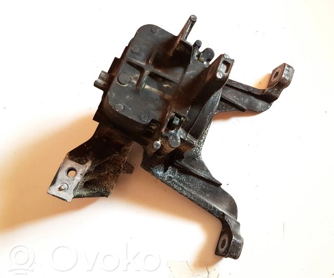 A2472402000 Mercedes-Benz CLA C118 X118 Engine mount bracket, 60.00 € | RRR
