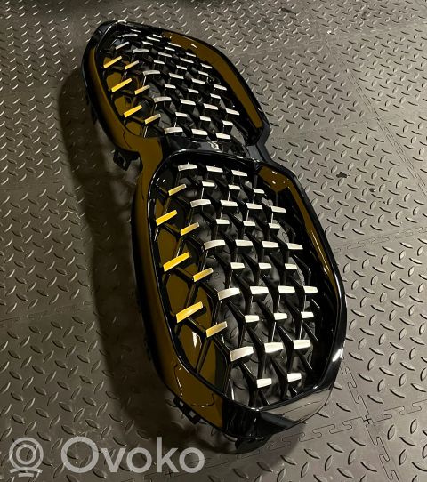 13725810 BMW 1 F40 Grille calandre supérieure de pare-chocs avant, 150. ...
