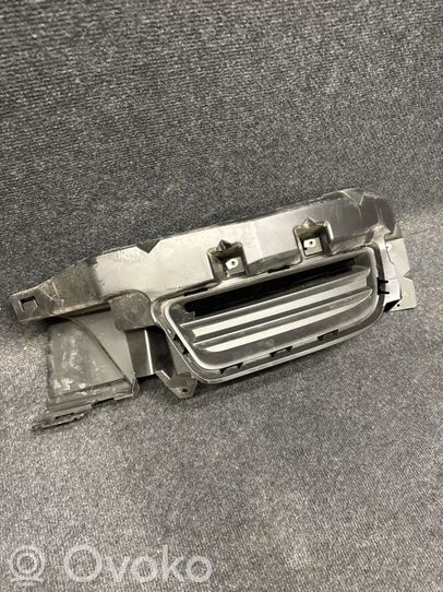 68226548AA Dodge Charger Front fog light trim/grill, 24.00 € | RRR