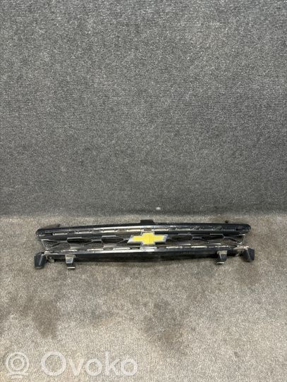 84140578 Chevrolet Camaro Front bumper upper radiator grill, 85.00 € | RRR