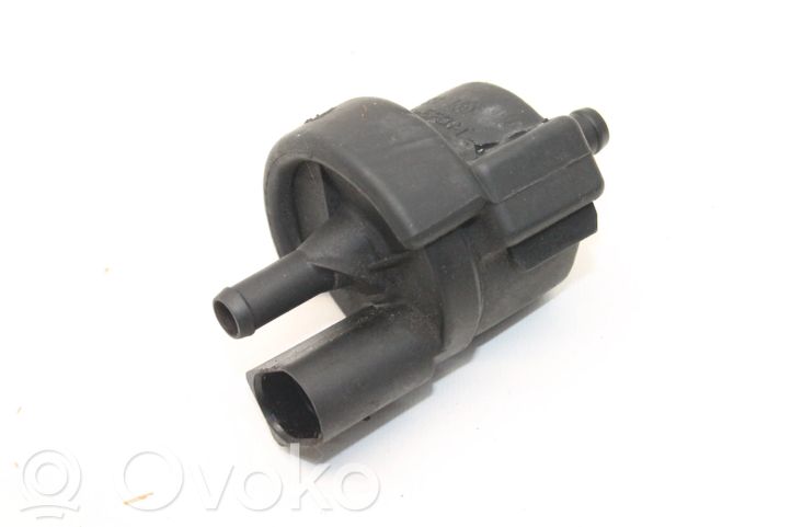 058133459 Audi TT Mk1 Turbo solenoid valve, 10.00 € | RRR