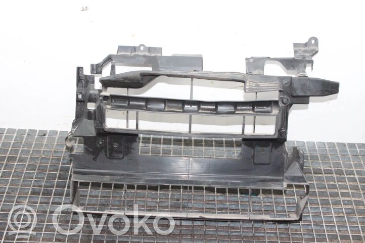 7812A385 Mitsubishi Outlander Other engine bay part, 120.00 € | RRR