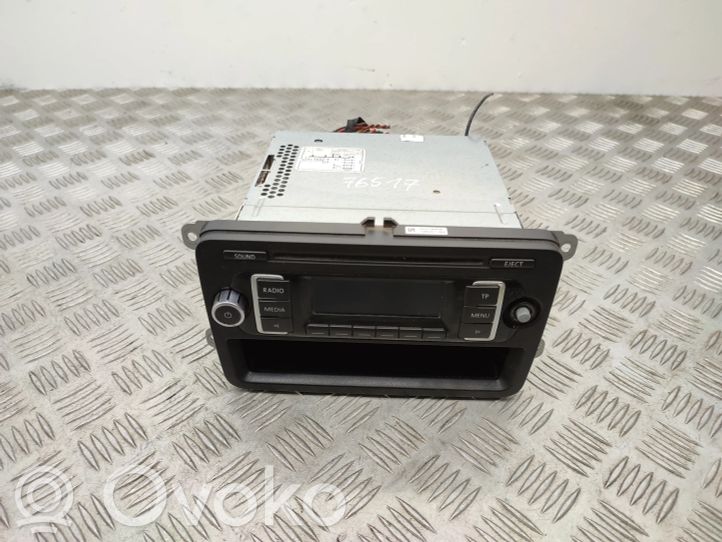 5K0035156A Volkswagen Caddy Radio/CD/DVD/GPS head unit, 30.00 € | RRR
