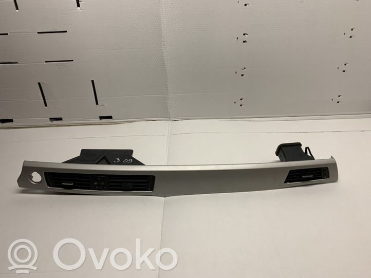 64229130458 BMW 3 E90 E91 Grille d'aération centrale, 50.00 € | OVOKO