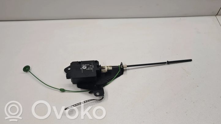 8352168 BMW 7 E38 Fuel tank cap lock motor, 15.00 € | RRR