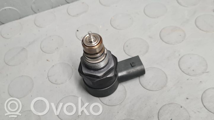 0281002738 BMW 5 E60 E61 Fuel pressure regulator, 40.00 € | RRR