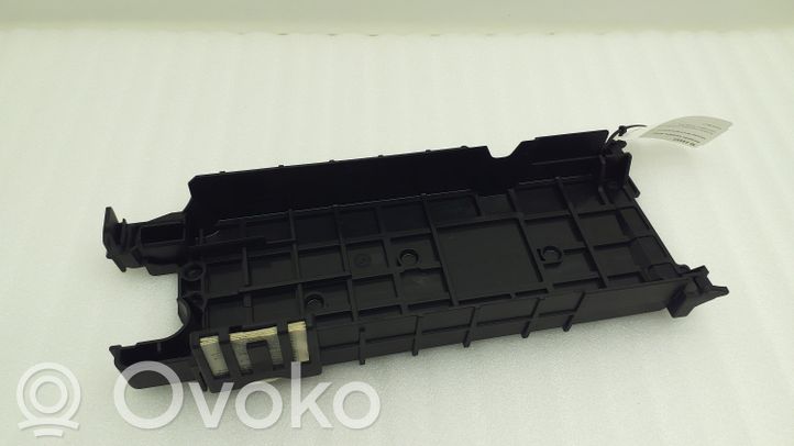 A2465400040 Mercedes-Benz B W246 W242 Couvercle de boîte à fusibles, 17 ...