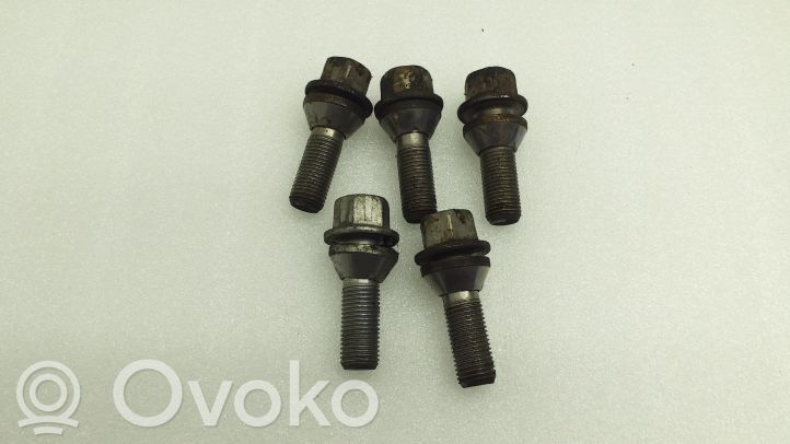 Volvo XC60 Nuts/bolts, 10.00 € | RRR