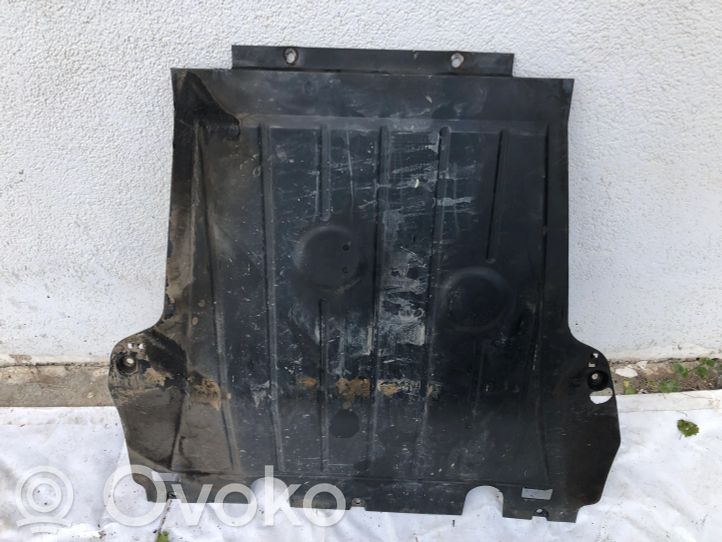 758904230R Renault Captur Engine splash shield/under tray, 35.00 € | RRR