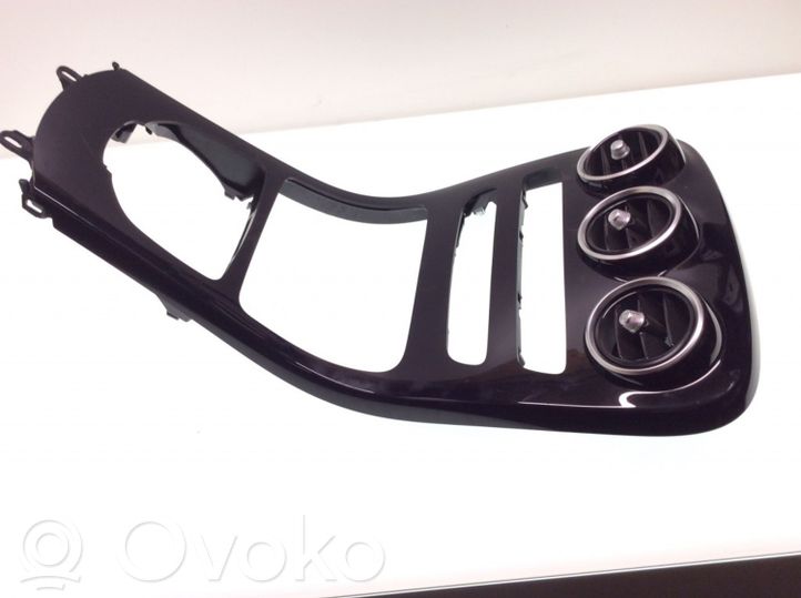 A2056803805 Mercedes-Benz C W205 Hansikaslokeron koristelista, 90.00 ...