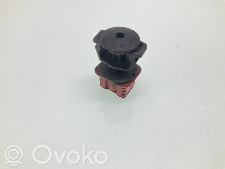 A0009912195 Mercedes-Benz GLE W167 Fixation de radiateur, 5.00 € | OVOKO
