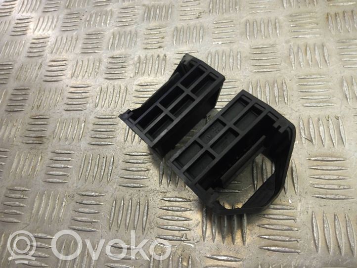 7593779 BMW X3 F25 Radiator mount bracket, 24.00 € | RRR