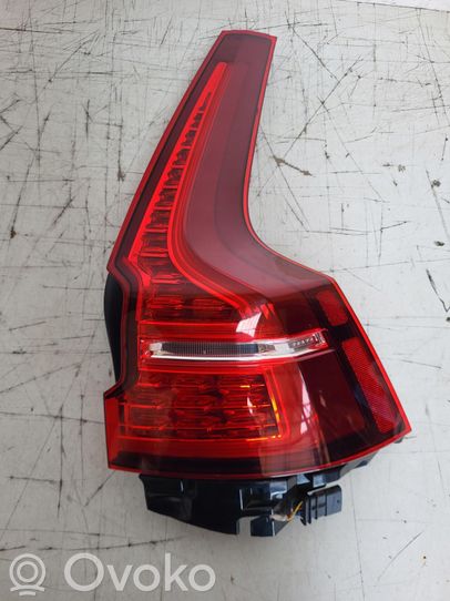 VOLVO V60 II 32291359 LAMPA PRAWY TYŁ TYLNA Volvo V60 Rear/tail lights ...