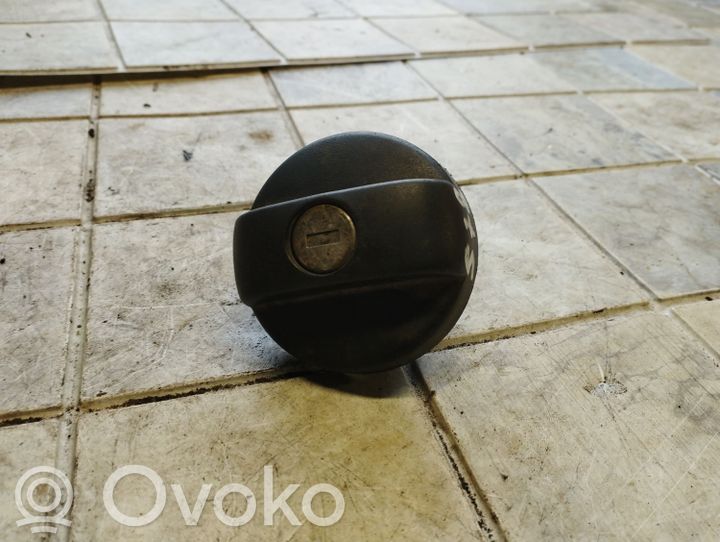 Volkswagen Transporter - Caravelle T4 Fuel tank filler cap, 5.00 € | RRR