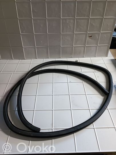 Lexus IS 220D-250-350 Rear door rubber seal (on body), 10.00 € | RRR