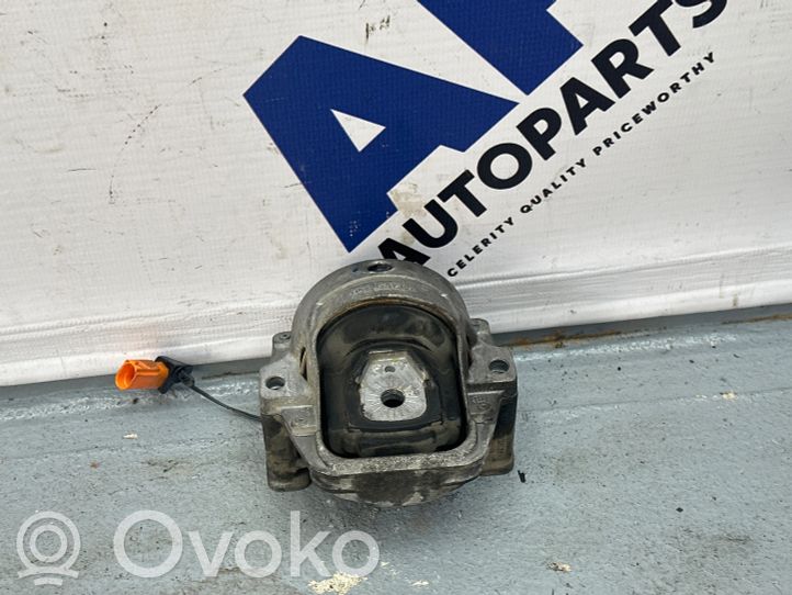 8K0199381 Audi Q5 SQ5 Engine mount bracket, 20.00 € | RRR