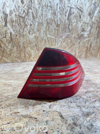 a2208200864 Mercedes-Benz S W220 Feux arrière / postérieurs, 19.99 ...