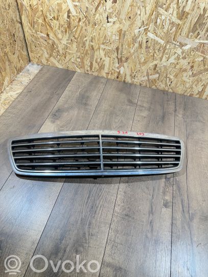 A2038800183 Mercedes-Benz C W203 Grille de calandre avant, 24.99 € | OVOKO