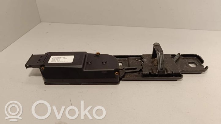 4F9827383 Audi Q7 4L Tailgate/trunk/boot lock/catch/latch, 20.00 € | RRR