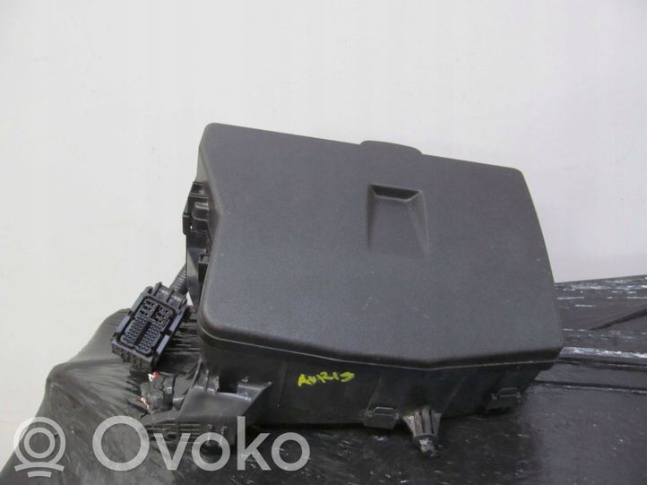 8262012280 Toyota Auris 150 Boîte à fusibles, 80.24 € | OVOKO