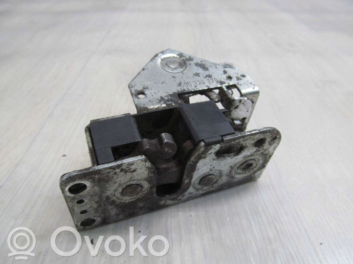 500329770 Iveco Daily 4th gen Serrure de porte coulissante, 13.52 € | OVOKO