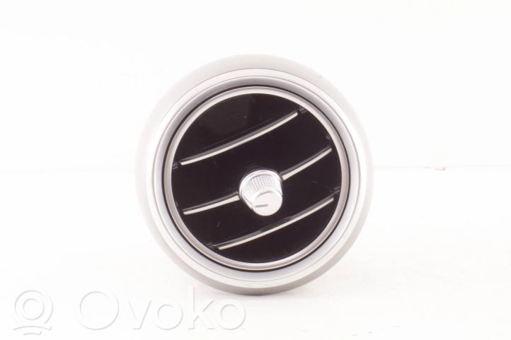 A2058300301 Mercedes-Benz C W205 Dash center air vent grill, 5.00 € | RRR