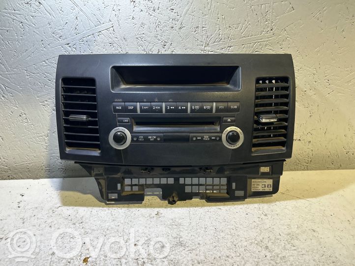 8002A612XA Mitsubishi Lancer Unité principale radio / CD / DVD / GPS ...