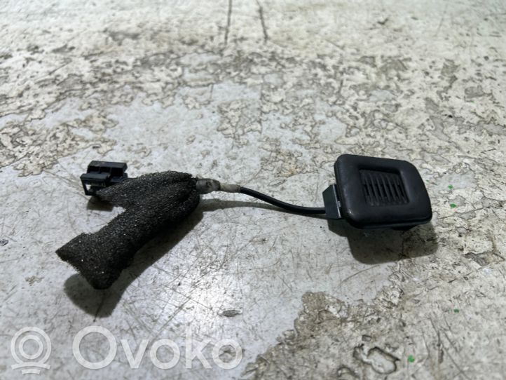 6EP09DX9AA Dodge Challenger Microphone (bluetooth/phone), 15.00 € | RRR
